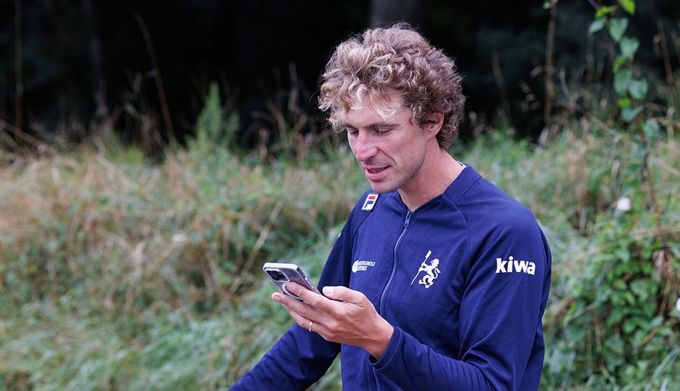 Francesco Fossi wereldcoach van het jaar, Max Verstappen hekelt Awards ...