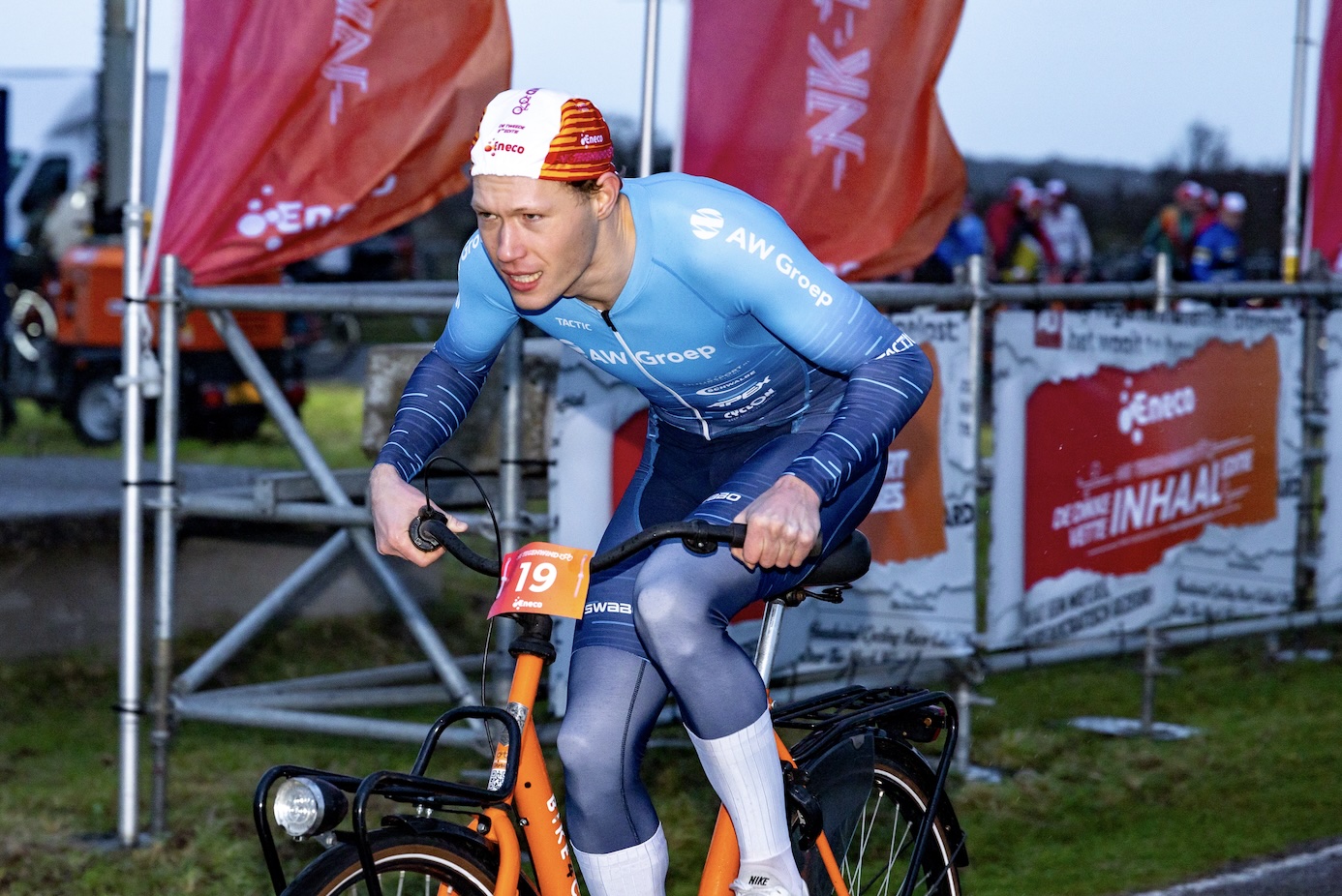 Roeier Jurjun van der Velde weer de beste tegenwindfietser van ...